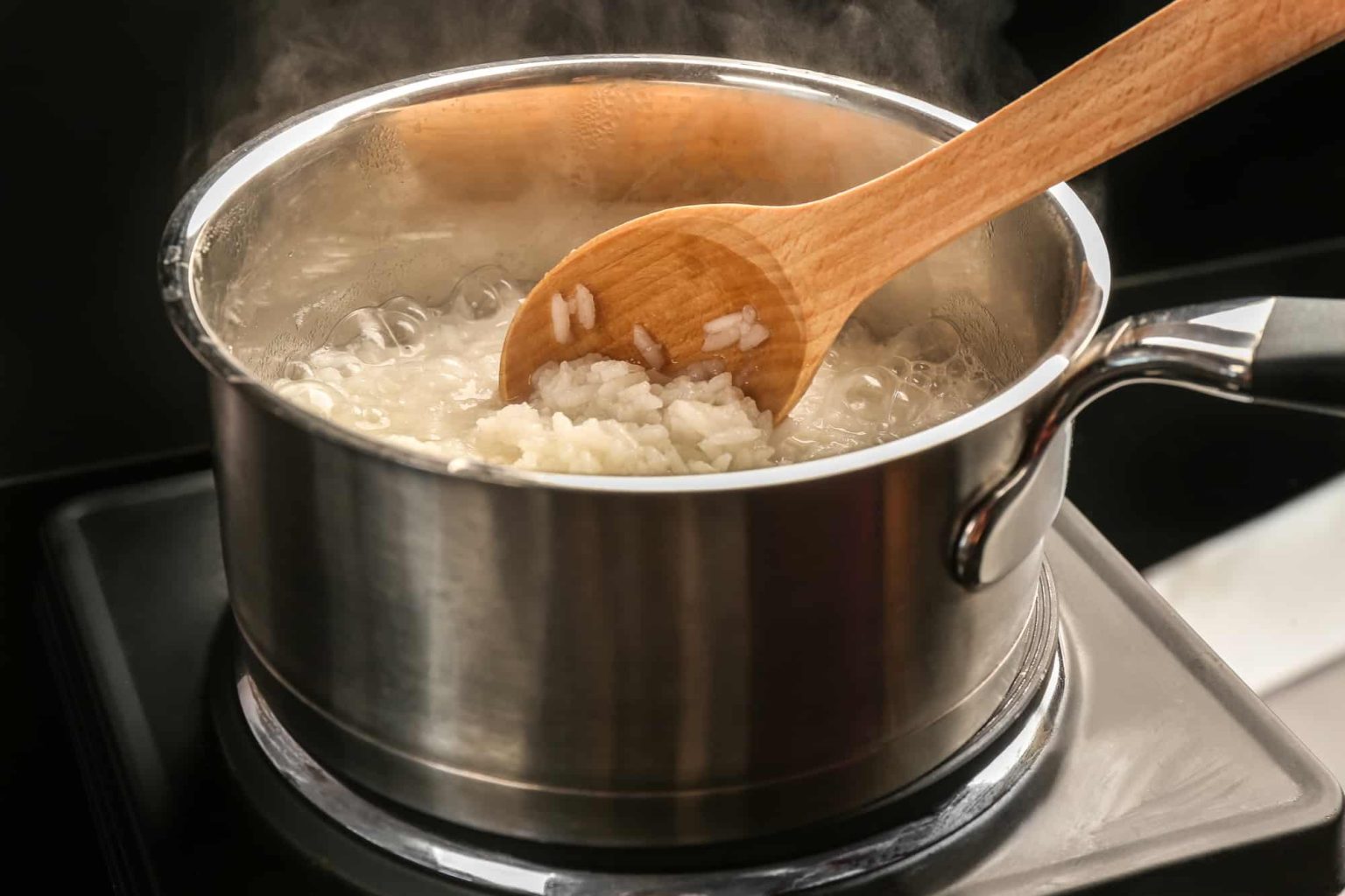Do You Simmer With the Lid on or Off? Simmering Tips - Cuisine Seeker