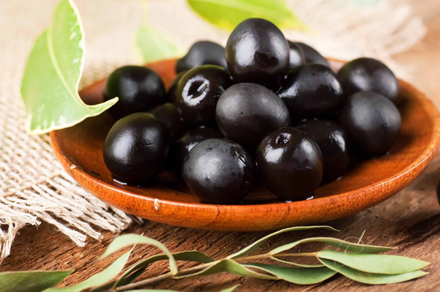 Do Olives + Olive Oil Give You Gas or Bloating? - Cuisine Seeker